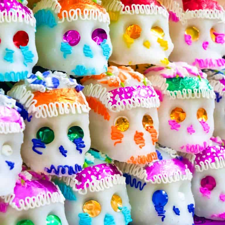 Day of the Dead in Mexico: Traditions, Altars, and Meaning - Ana's ...